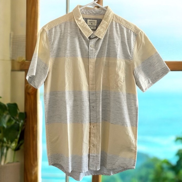 Quiksilver | Shirts | Quicksilver Modern Fit Short Sleeve Button Down ...